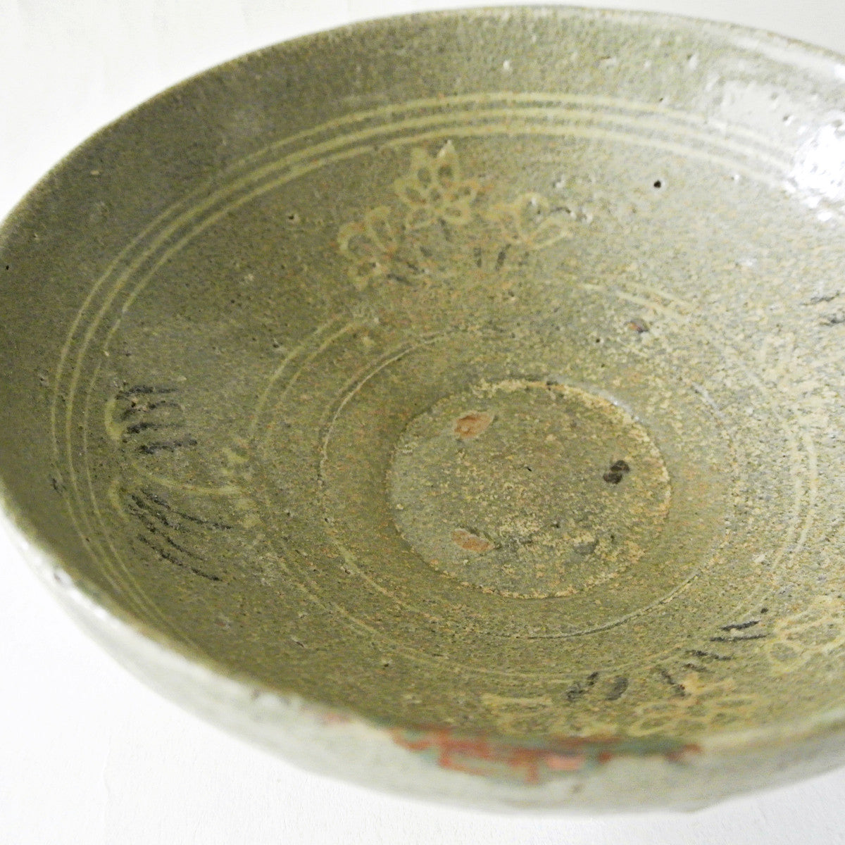 Korean Rare Early Buncheong Bowl with Black and White Inlay – Oriantique